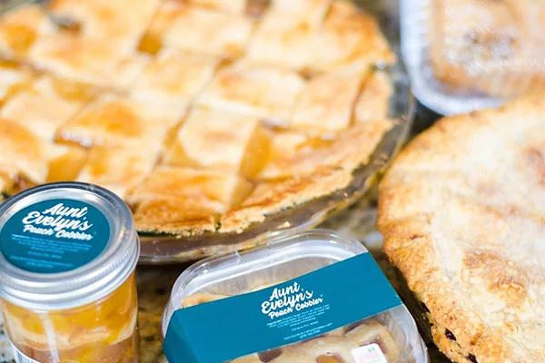 The Best Places to Get Peach Cobbler in Atlanta - Best places to eat in ...